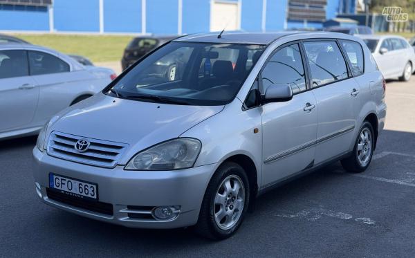 Pelēks Toyota avensis-verso 2003 Viļņa, ar dzinēja tilpumu 2.00 L un nobraukumu 395 tūkst. km par 1150 €, foto 5 vietnē AUTOMOTO.COM.LV