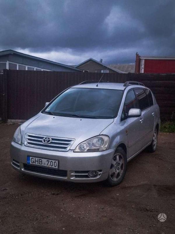 Toyota avensis-verso 2001 Kretinga vietnē Pelēks Toyota avensis-verso 2001 Kretinga, ar dzinēja tilpumu 2.00 L un nobraukumu 360 tūkst. km par 800 €, foto 3 vietnē AUTOMOTO.COM.LV