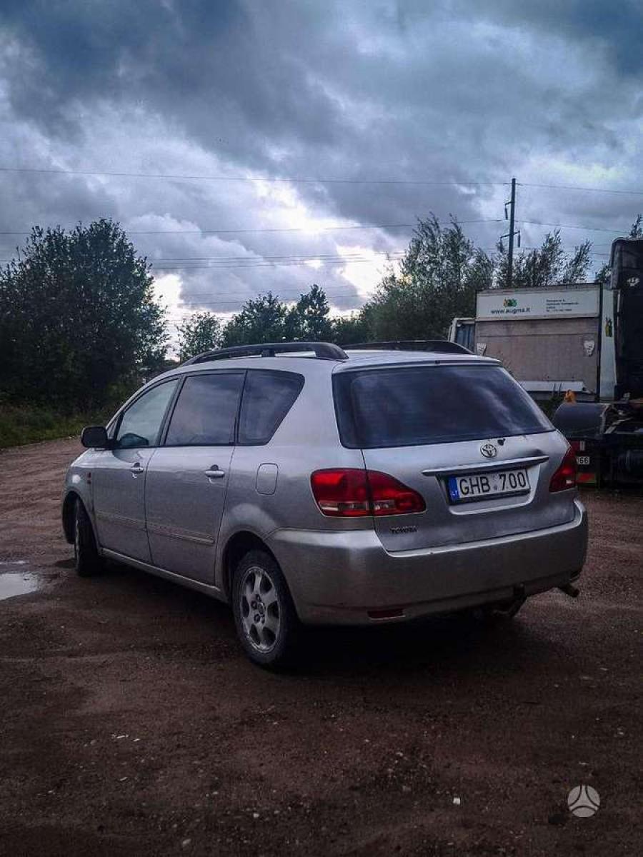 Серый Тойота Авенсис Версо 2001 в Кретинга, объемом двигателя 2.00 л и пробегом 360 тыс. км за 800 €, фото 5 на AUTOMOTO.COM.LV