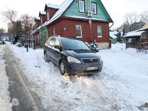 Серый Тойота Авенсис Версо 2002 в Вильнюс, объемом двигателя 2.00 л и пробегом 400 тыс. км за 1150 €, фото  на AUTOMOTO.COM.LV