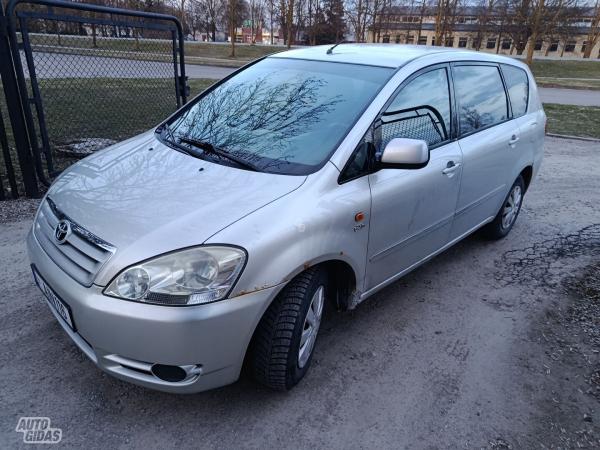 Pelēks Toyota avensis-verso 2002 Joniškis, ar dzinēja tilpumu 2.00 L un nobraukumu 350 tūkst. km par 900 €, foto 3 vietnē AUTOMOTO.COM.LV