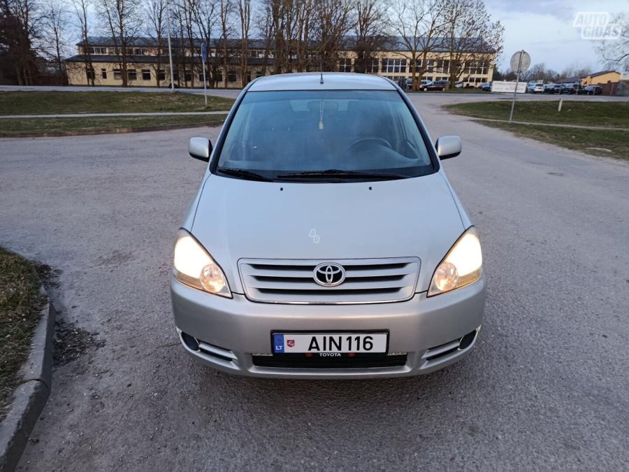 Pelēks Toyota avensis-verso 2002 Joniškis, ar dzinēja tilpumu 2.00 L un nobraukumu 350 tūkst. km par 900 €, foto 11 vietnē AUTOMOTO.COM.LV