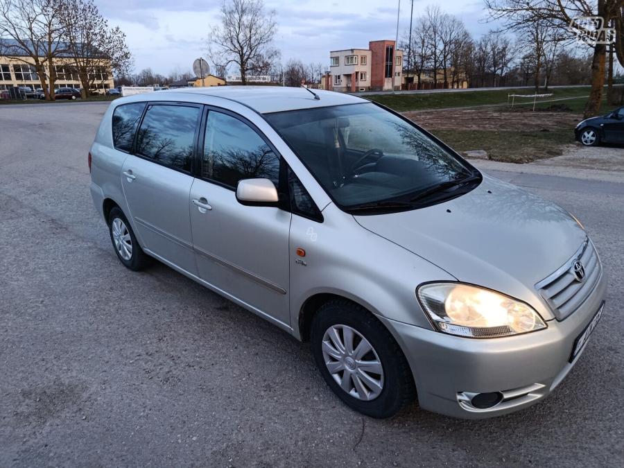 Pelēks Toyota avensis-verso 2002 Joniškis, ar dzinēja tilpumu 2.00 L un nobraukumu 350 tūkst. km par 900 €, foto 12 vietnē AUTOMOTO.COM.LV