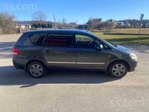 Grey Toyota avensis-verso 2002 in Riga, with an engine capacity of 2.00 L and mileage of 349 thousand km for 1190 €, photo 5 on AUTOMOTO.COM.LV