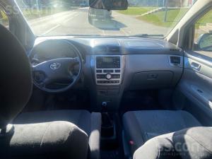 Grey Toyota avensis-verso 2002 in Riga, with an engine capacity of 2.00 L and mileage of 349 thousand km for 1190 €, photo 8 on AUTOMOTO.COM.LV