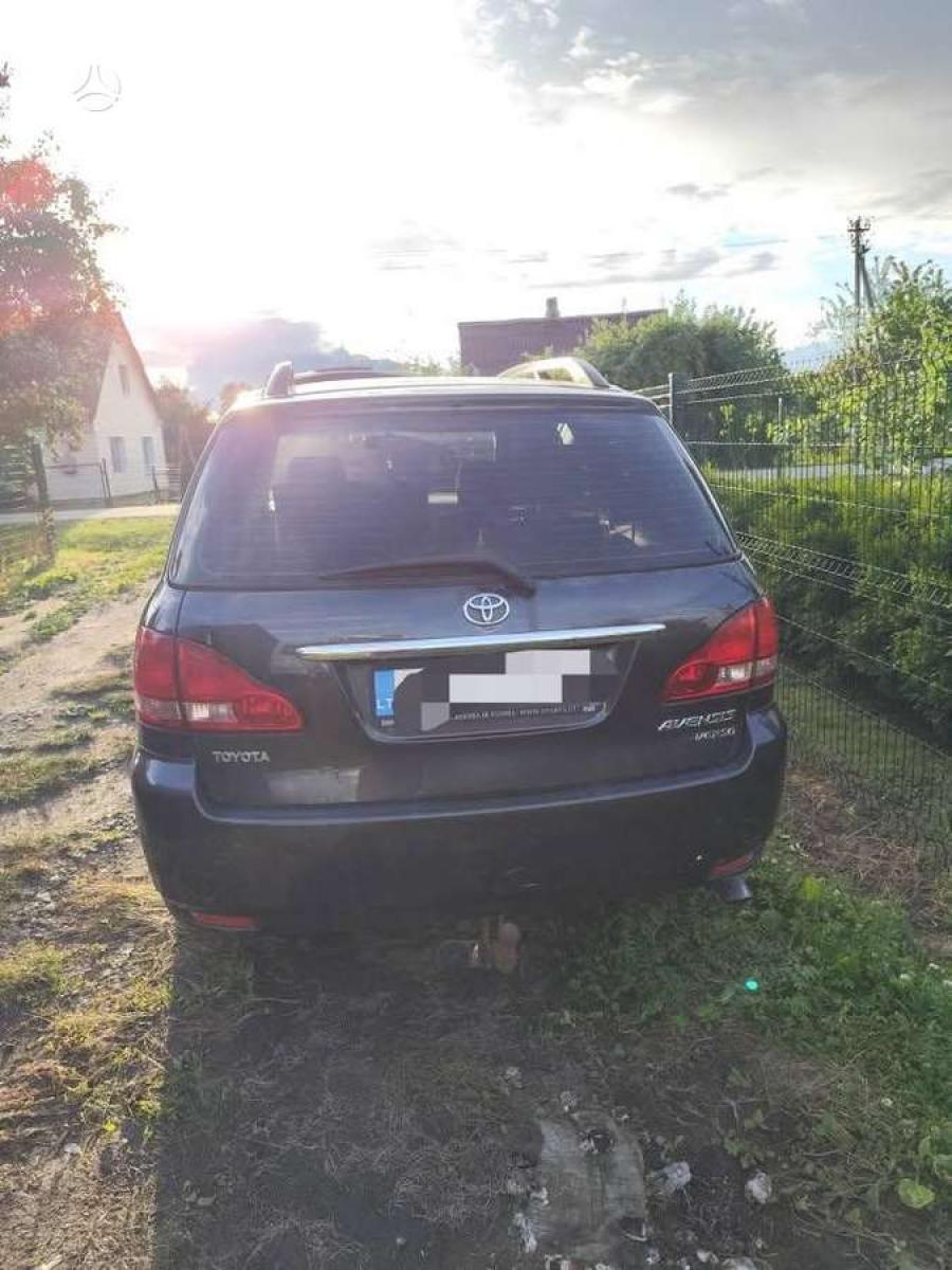 Grey Toyota avensis-verso 2002 in Joniskis, with an engine capacity of 2.00 L and mileage of 380 thousand km for 800 €, photo 7 on AUTOMOTO.COM.LV