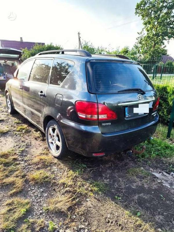 Grey Toyota avensis-verso 2002 in Joniskis, with an engine capacity of 2.00 L and mileage of 380 thousand km for 800 €, photo 7 on AUTOMOTO.COM.LV