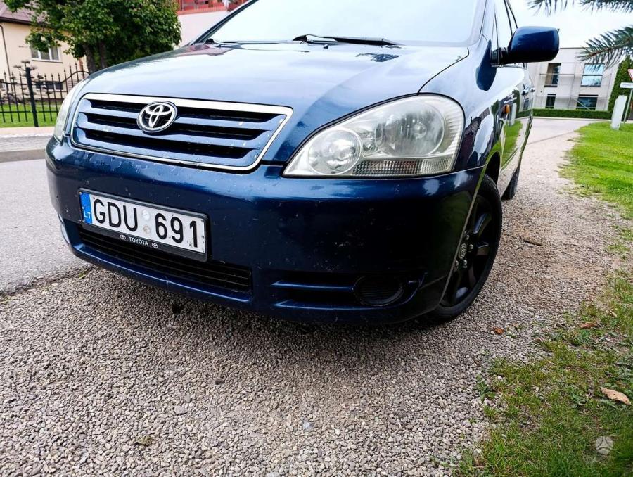 Grey Toyota avensis-verso 2002 in Pakruojis, with an engine capacity of 2.00 L and mileage of 345 thousand km for 1750 €, photo 7 on AUTOMOTO.COM.LV