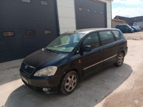 Pelēks Toyota avensis-verso 2002 Druskininkai, ar dzinēja tilpumu 2.00 L un nobraukumu 400 tūkst. km par 450 €, foto 3 vietnē AUTOMOTO.COM.LV