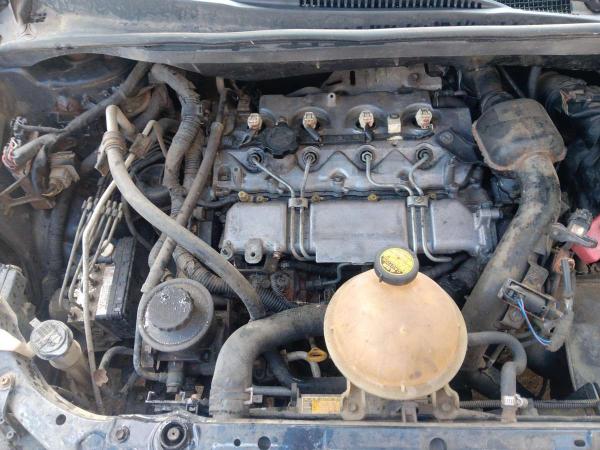Pelēks Toyota avensis-verso 2002 Druskininkai, ar dzinēja tilpumu 2.00 L un nobraukumu 400 tūkst. km par 450 €, foto 4 vietnē AUTOMOTO.COM.LV