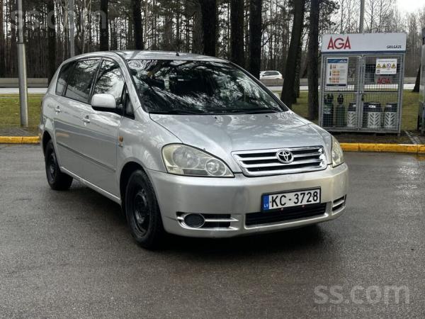 Grey Toyota avensis-verso 2003 in Riga, with an engine capacity of 2.00 L and mileage of 256 thousand km for 1350 €, photo 2 on AUTOMOTO.COM.LV