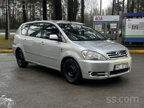 Grey Toyota avensis-verso 2003 in Riga, with an engine capacity of 2.00 L and mileage of 256 thousand km for 1350 €, photo 3 on AUTOMOTO.COM.LV