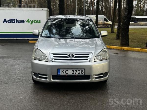 Grey Toyota avensis-verso 2003 in Riga, with an engine capacity of 2.00 L and mileage of 256 thousand km for 1350 €, photo 4 on AUTOMOTO.COM.LV