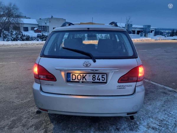 Pelēks Toyota avensis-verso 2003 Ukmergė, ar dzinēja tilpumu 2.00 L un nobraukumu 291 tūkst. km par 1600 €, foto 3 vietnē AUTOMOTO.COM.LV