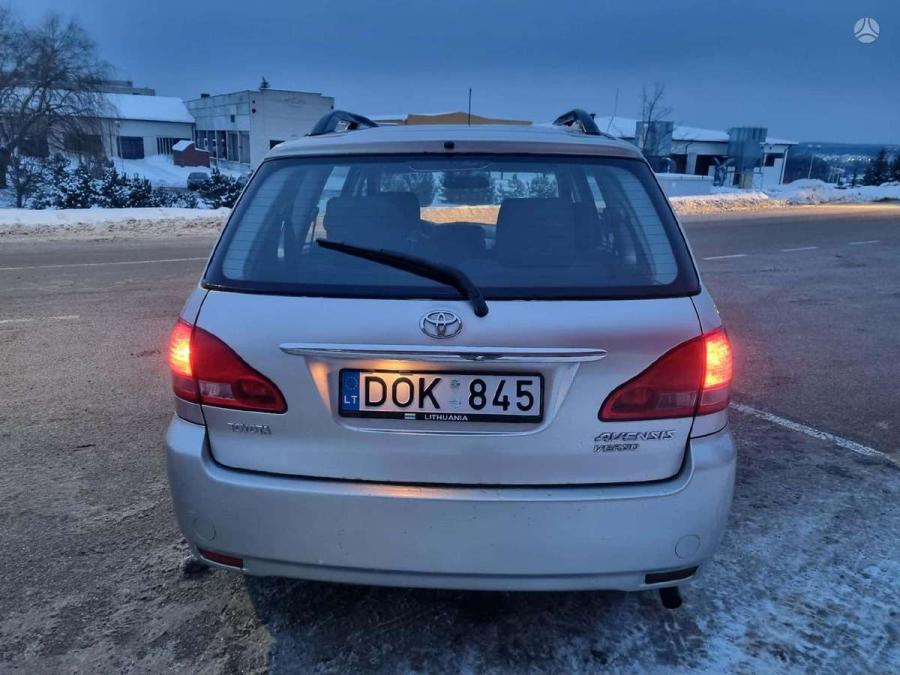 Pelēks Toyota avensis-verso 2003 Ukmergė, ar dzinēja tilpumu 2.00 L un nobraukumu 291 tūkst. km par 1600 €, foto 3 vietnē AUTOMOTO.COM.LV