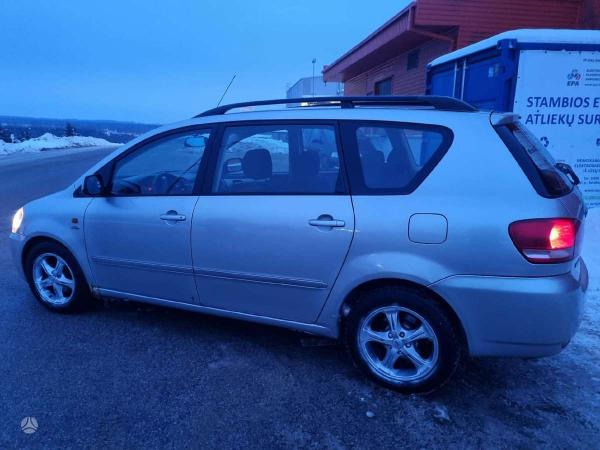 Pelēks Toyota avensis-verso 2003 Ukmergė, ar dzinēja tilpumu 2.00 L un nobraukumu 291 tūkst. km par 1600 €, foto 5 vietnē AUTOMOTO.COM.LV
