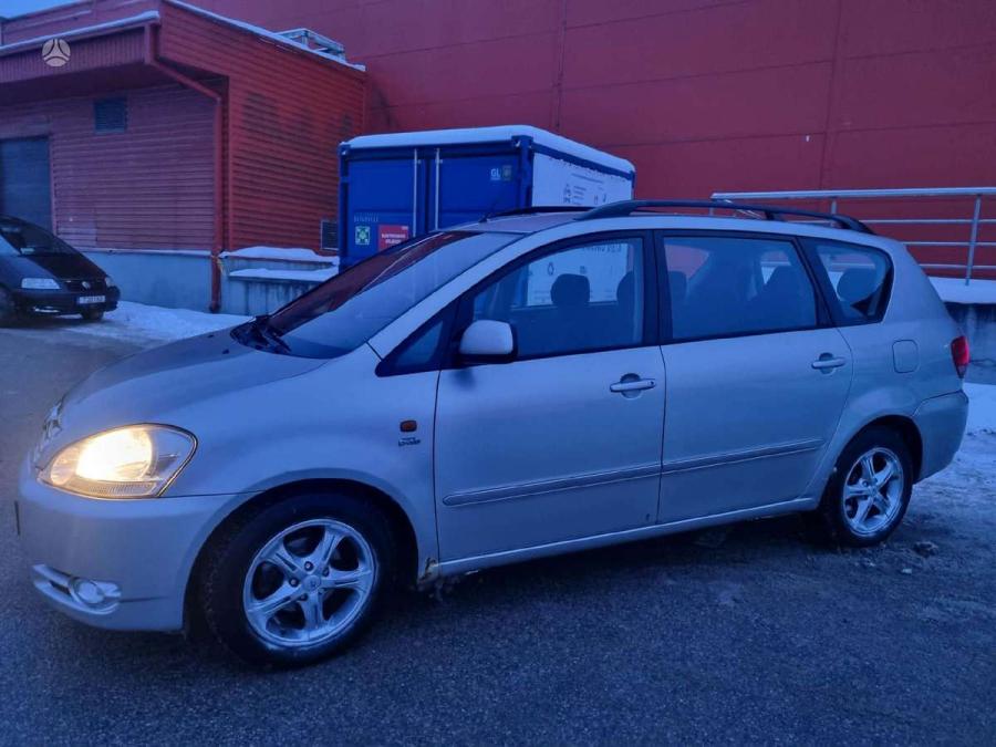Pelēks Toyota avensis-verso 2003 Ukmergė, ar dzinēja tilpumu 2.00 L un nobraukumu 291 tūkst. km par 1600 €, foto 6 vietnē AUTOMOTO.COM.LV