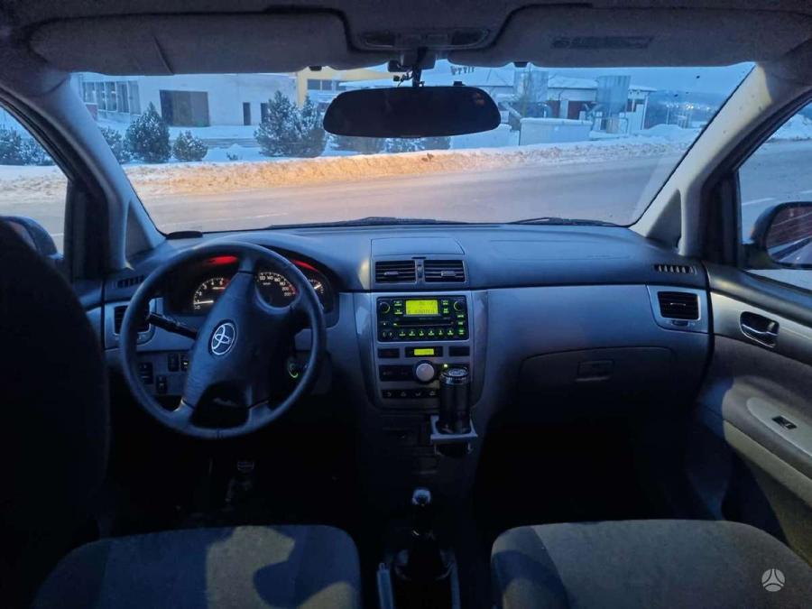 Pelēks Toyota avensis-verso 2003 Ukmergė, ar dzinēja tilpumu 2.00 L un nobraukumu 291 tūkst. km par 1600 €, foto 8 vietnē AUTOMOTO.COM.LV
