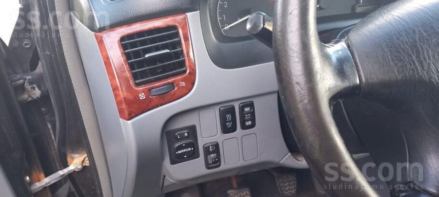 Grey Toyota avensis-verso 2003 in Valka, with an engine capacity of 2.00 L and mileage of 383 thousand km for 590 €, photo 8 on AUTOMOTO.COM.LV