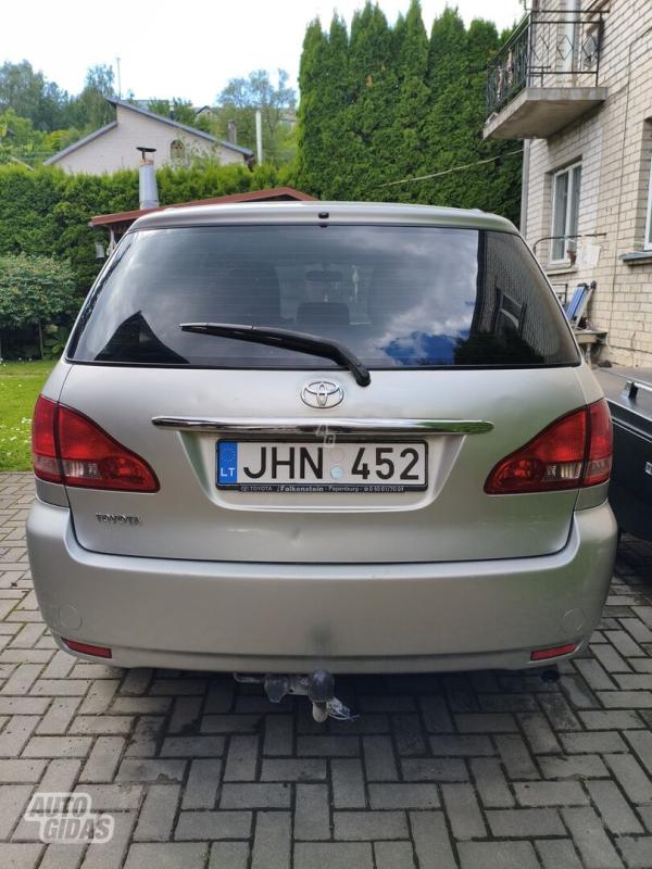Grey Toyota avensis-verso 2003 in Kaunas, with an engine capacity of 2.00 L and mileage of 396 thousand km for 1280 €, photo 5 on AUTOMOTO.COM.LV