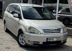 Pelēks Toyota avensis-verso 2003 Radviliškis, ar dzinēja tilpumu 2.00 L un nobraukumu 391 tūkst. km par 1250 €, foto 3 vietnē AUTOMOTO.COM.LV