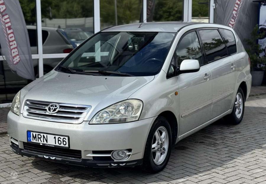 Pelēks Toyota avensis-verso 2003 Radviliškis, ar dzinēja tilpumu 2.00 L un nobraukumu 391 tūkst. km par 1250 €, foto 4 vietnē AUTOMOTO.COM.LV