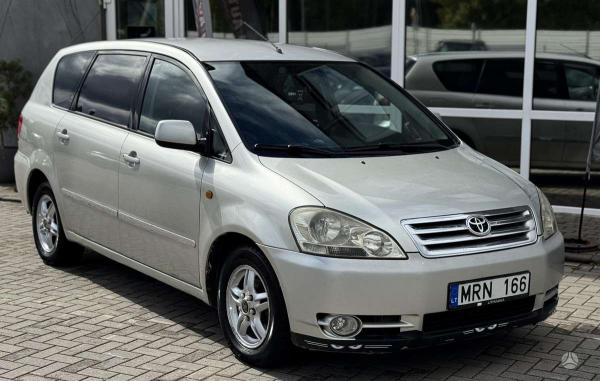 Pelēks Toyota avensis-verso 2003 Radviliškis, ar dzinēja tilpumu 2.00 L un nobraukumu 391 tūkst. km par 1250 €, foto 5 vietnē AUTOMOTO.COM.LV