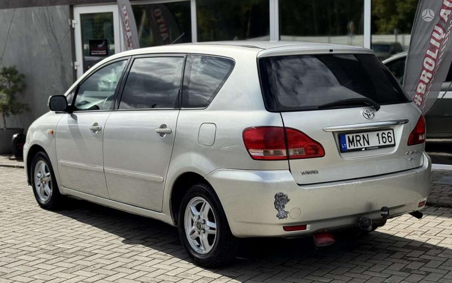 Pelēks Toyota avensis-verso 2003 Radviliškis, ar dzinēja tilpumu 2.00 L un nobraukumu 391 tūkst. km par 1250 €, foto 9 vietnē AUTOMOTO.COM.LV