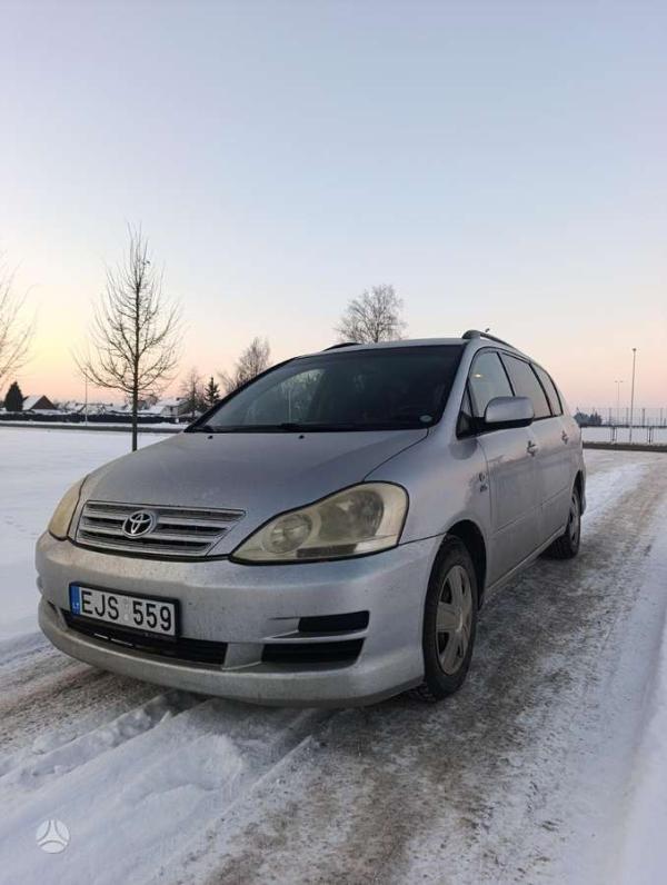 Grey Toyota avensis-verso 2004 in Pakruojis, with an engine capacity of 2.00 L and mileage of 242 thousand km for 1550 €, photo 1 on AUTOMOTO.COM.LV