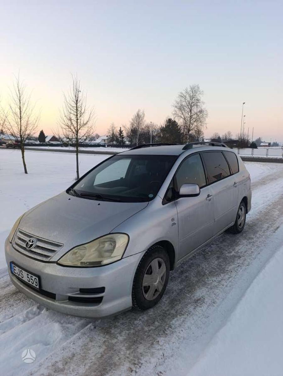 Pelēks Toyota avensis-verso 2004 Pakruojis, ar dzinēja tilpumu 2.00 L un nobraukumu 242 tūkst. km par 1550 €, foto 3 vietnē AUTOMOTO.COM.LV