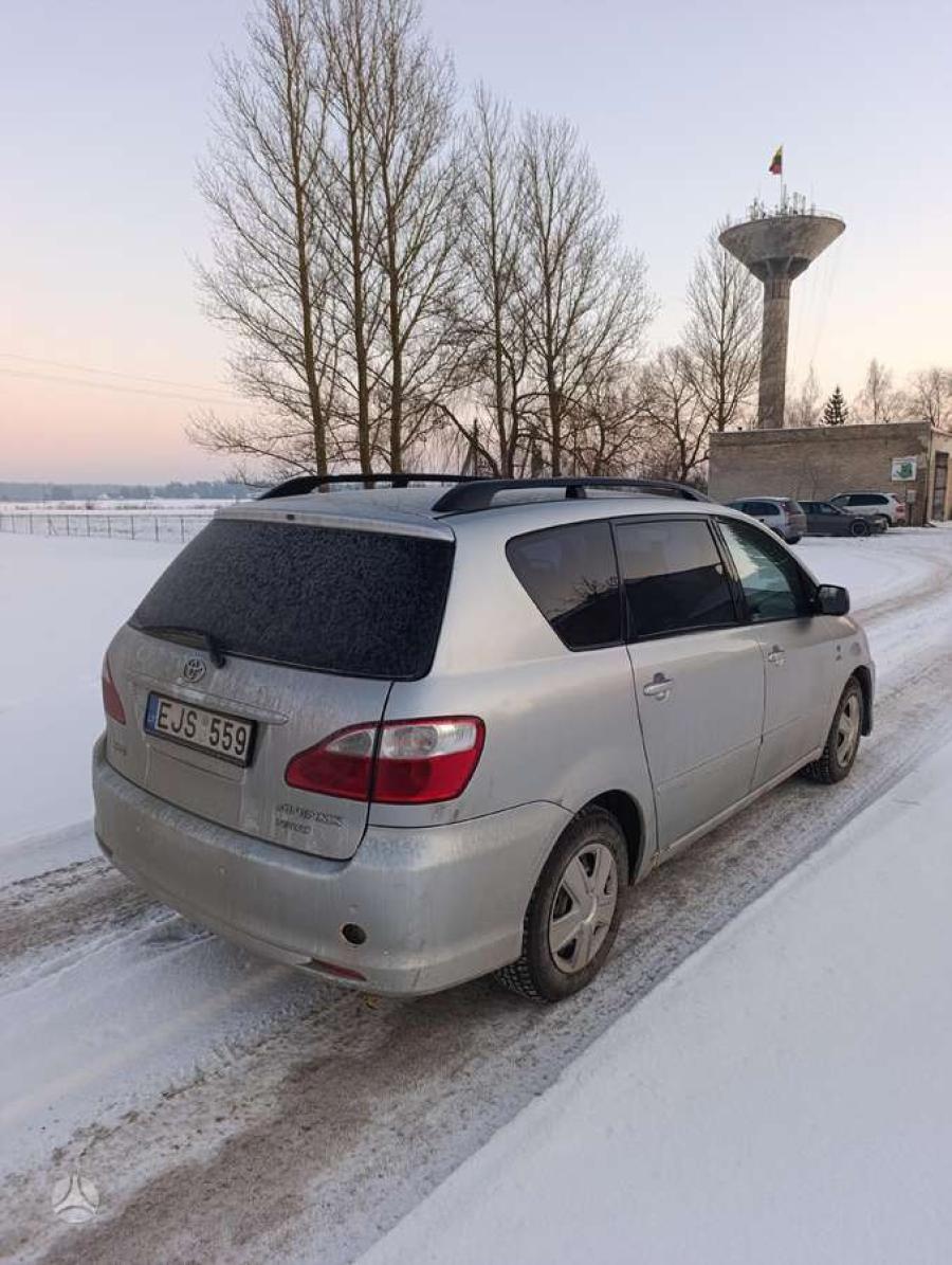 Pelēks Toyota avensis-verso 2004 Pakruojis, ar dzinēja tilpumu 2.00 L un nobraukumu 242 tūkst. km par 1550 €, foto 9 vietnē AUTOMOTO.COM.LV