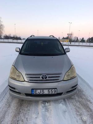 Pelēks Toyota avensis-verso 2004 Pakruojis, ar dzinēja tilpumu 2.00 L un nobraukumu 242 tūkst. km par 1550 €, foto 13 vietnē AUTOMOTO.COM.LV