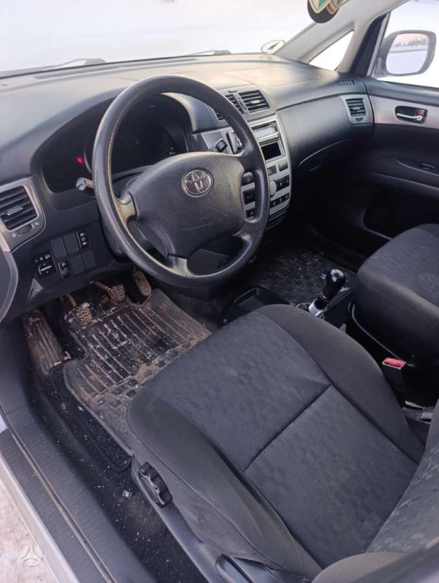 Pelēks Toyota avensis-verso 2004 Pakruojis, ar dzinēja tilpumu 2.00 L un nobraukumu 242 tūkst. km par 1550 €, foto 15 vietnē AUTOMOTO.COM.LV