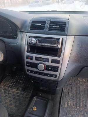 Pelēks Toyota avensis-verso 2004 Pakruojis, ar dzinēja tilpumu 2.00 L un nobraukumu 242 tūkst. km par 1550 €, foto 21 vietnē AUTOMOTO.COM.LV
