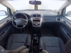 Pelēks Toyota avensis-verso 2004 Pakruojis, ar dzinēja tilpumu 2.00 L un nobraukumu 242 tūkst. km par 1550 €, foto 24 vietnē AUTOMOTO.COM.LV