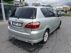 Серый Тойота Авенсис Версо 2004 в Каунас, объемом двигателя 2.00 л и пробегом 350 тыс. км за 1100 €, фото 5 на AUTOMOTO.COM.LV