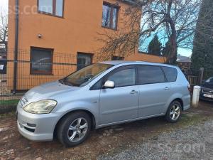 Grey Toyota avensis-verso 2004 in Riga, with an engine capacity of 2.00 L and mileage of 411 thousand km for 1600 €, photo 3 on AUTOMOTO.COM.LV