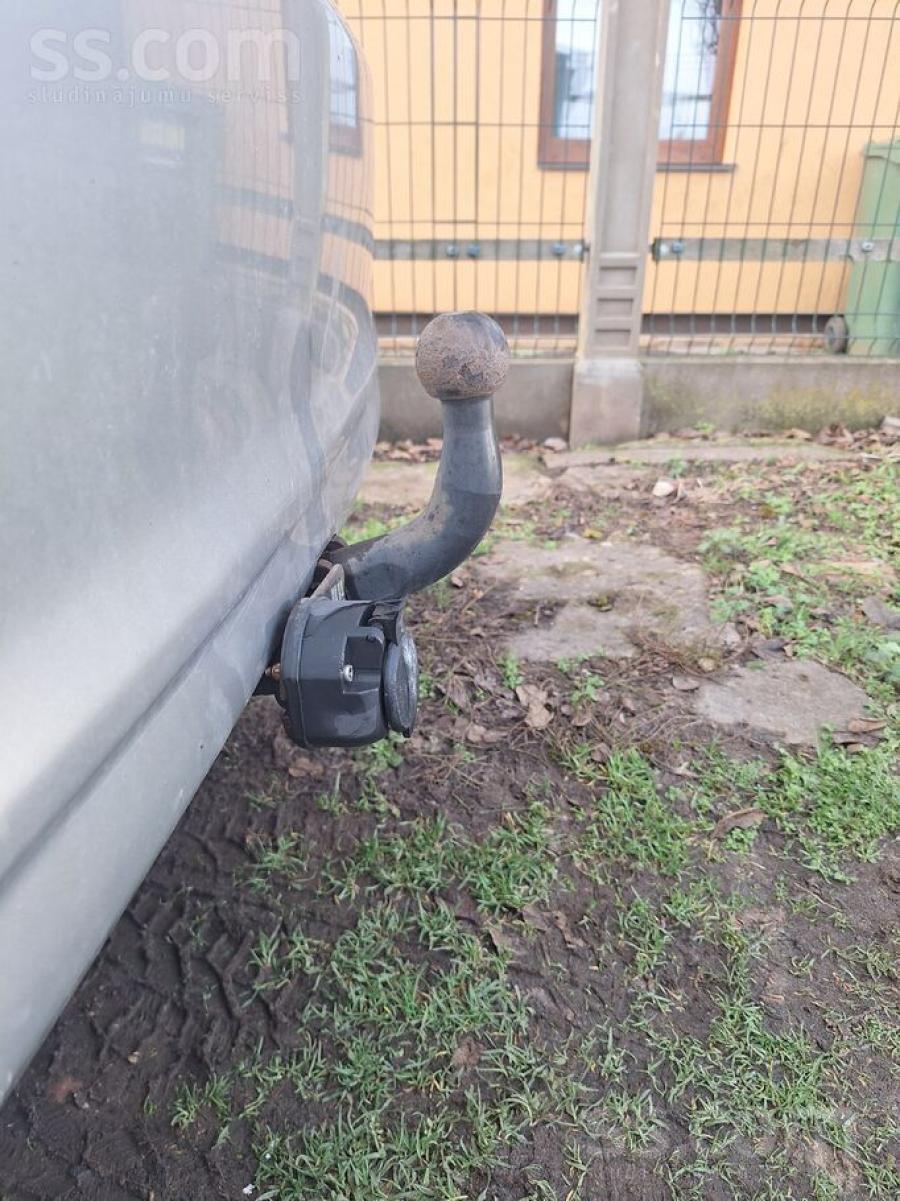 Grey Toyota avensis-verso 2004 in Riga, with an engine capacity of 2.00 L and mileage of 411 thousand km for 1600 €, photo 6 on AUTOMOTO.COM.LV