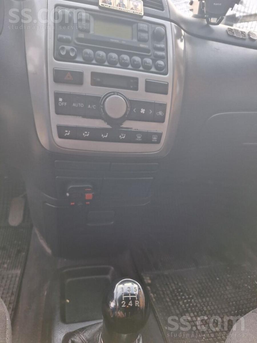 Grey Toyota avensis-verso 2004 in Riga, with an engine capacity of 2.00 L and mileage of 411 thousand km for 1600 €, photo 7 on AUTOMOTO.COM.LV