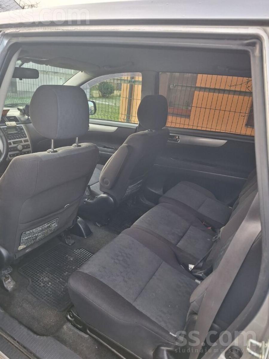 Grey Toyota avensis-verso 2004 in Riga, with an engine capacity of 2.00 L and mileage of 411 thousand km for 1600 €, photo 9 on AUTOMOTO.COM.LV