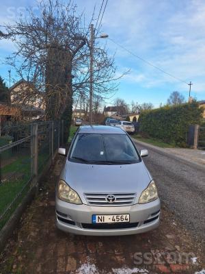 Grey Toyota avensis-verso 2004 in Riga, with an engine capacity of 2.00 L and mileage of 411 thousand km for 1600 €, photo 12 on AUTOMOTO.COM.LV