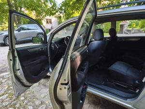 Pelēks Toyota avensis-verso 2004 Viļņa, ar dzinēja tilpumu 2.00 L un nobraukumu 363 tūkst. km par 1400 €, foto 6 vietnē AUTOMOTO.COM.LV