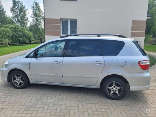 Grey Toyota avensis-verso 2004 in Vilnius, with an engine capacity of 2.00 L and mileage of 480 thousand km for 1600 €, photo 2 on AUTOMOTO.COM.LV