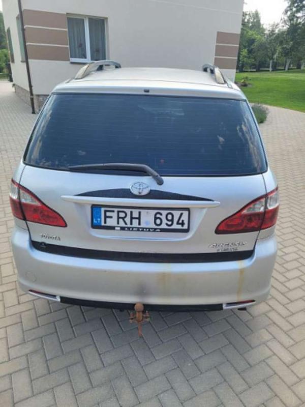 Grey Toyota avensis-verso 2004 in Vilnius, with an engine capacity of 2.00 L and mileage of 480 thousand km for 1600 €, photo 4 on AUTOMOTO.COM.LV