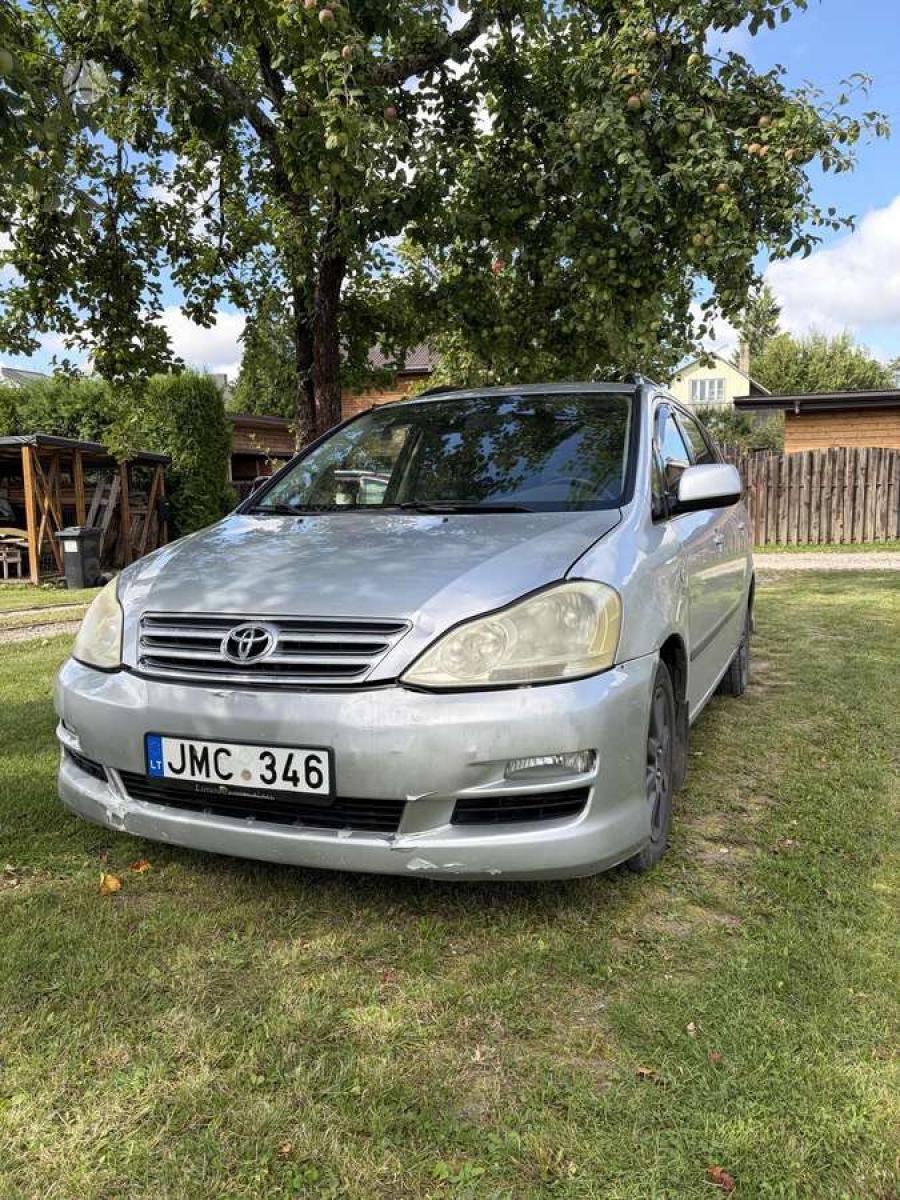 Grey Toyota avensis-verso 2004 in Alytus, with an engine capacity of 2.00 L and mileage of 345 thousand km for 1100 €, photo 1 on AUTOMOTO.COM.LV