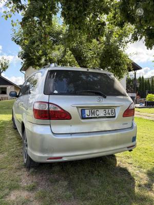 Grey Toyota avensis-verso 2004 in Alytus, with an engine capacity of 2.00 L and mileage of 345 thousand km for 1100 €, photo 3 on AUTOMOTO.COM.LV