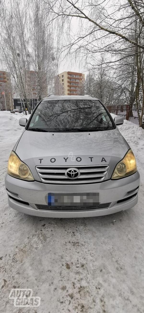 Pelēks Toyota avensis-verso 2005 Kauņa, ar dzinēja tilpumu 2.00 L un nobraukumu 504 tūkst. km par 888 €, foto 5 vietnē AUTOMOTO.COM.LV