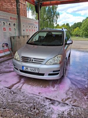 Pelēks Toyota avensis-verso 2005 Daugavpils, ar dzinēja tilpumu 2.00 L un nobraukumu 347 tūkst. km par 1200 €, foto  vietnē AUTOMOTO.COM.LV