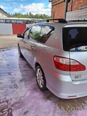 Pelēks Toyota avensis-verso 2005 Daugavpils, ar dzinēja tilpumu 2.00 L un nobraukumu 347 tūkst. km par 1200 €, foto 4 vietnē AUTOMOTO.COM.LV