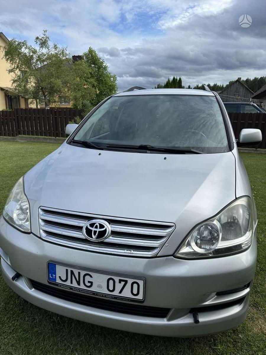 Grey Toyota avensis-verso 2005 in Vilnius, with an engine capacity of 2.00 L and mileage of 266 thousand km for 1100 €, photo 1 on AUTOMOTO.COM.LV